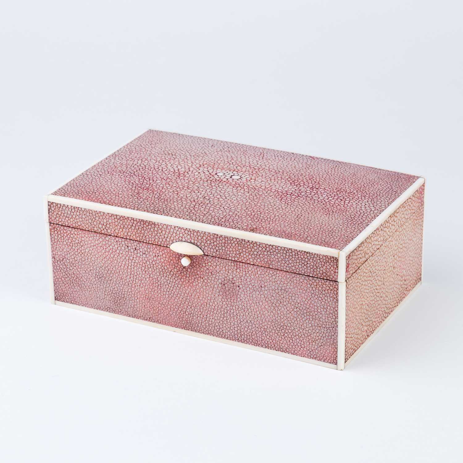 Lot 71 - A pink shagreen cigarette box, 20th Century,