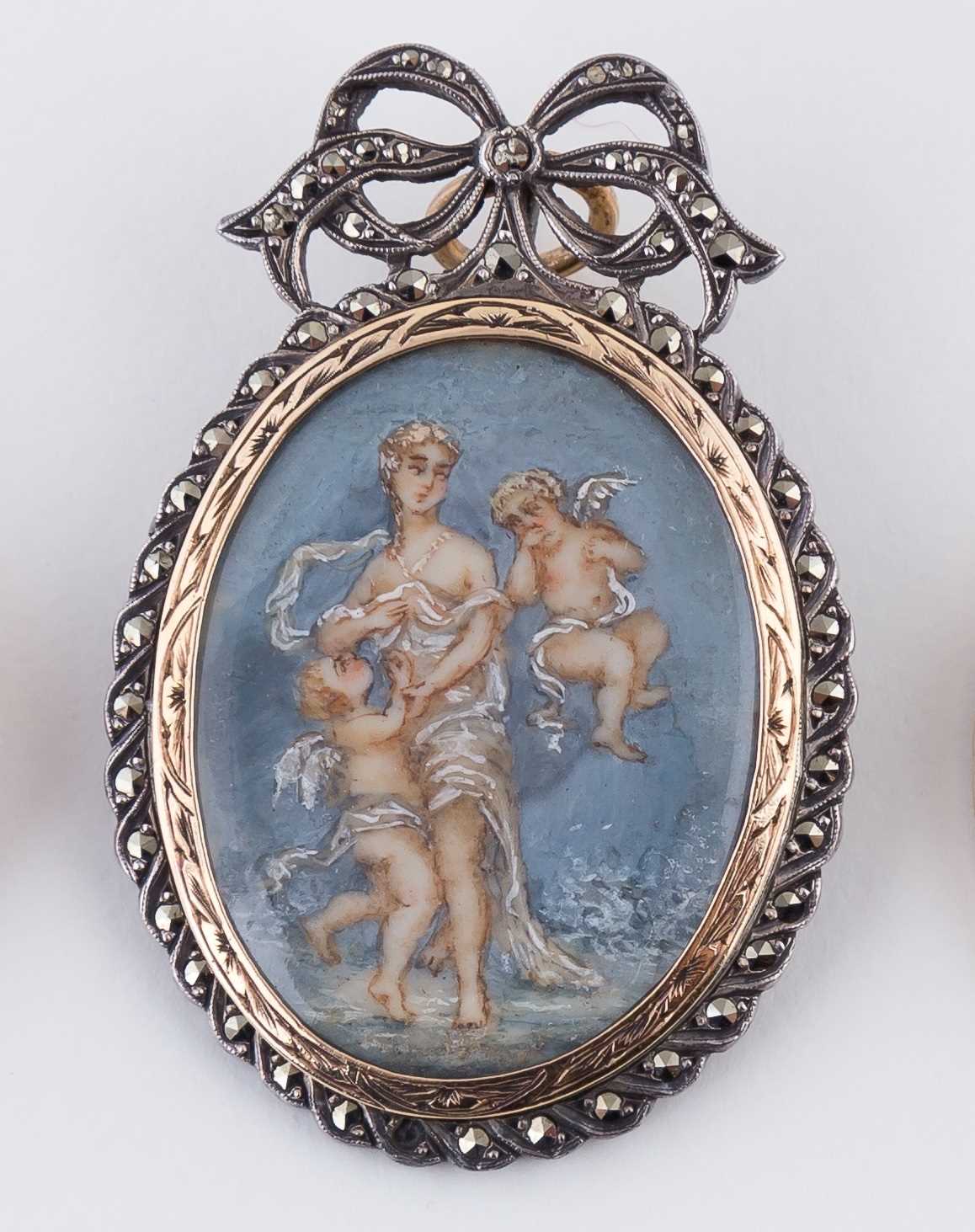 Lot 189 - An oval miniature depicting Venus attended