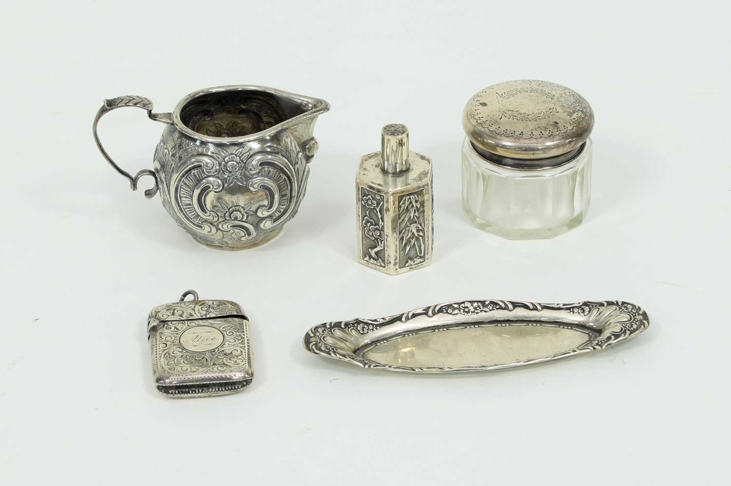 Lot 512 - A Chinese export silver pepper pot, Wang