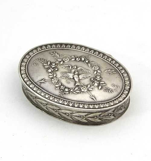 Lot 14 - A French oval silver snuff box, 19th Century,