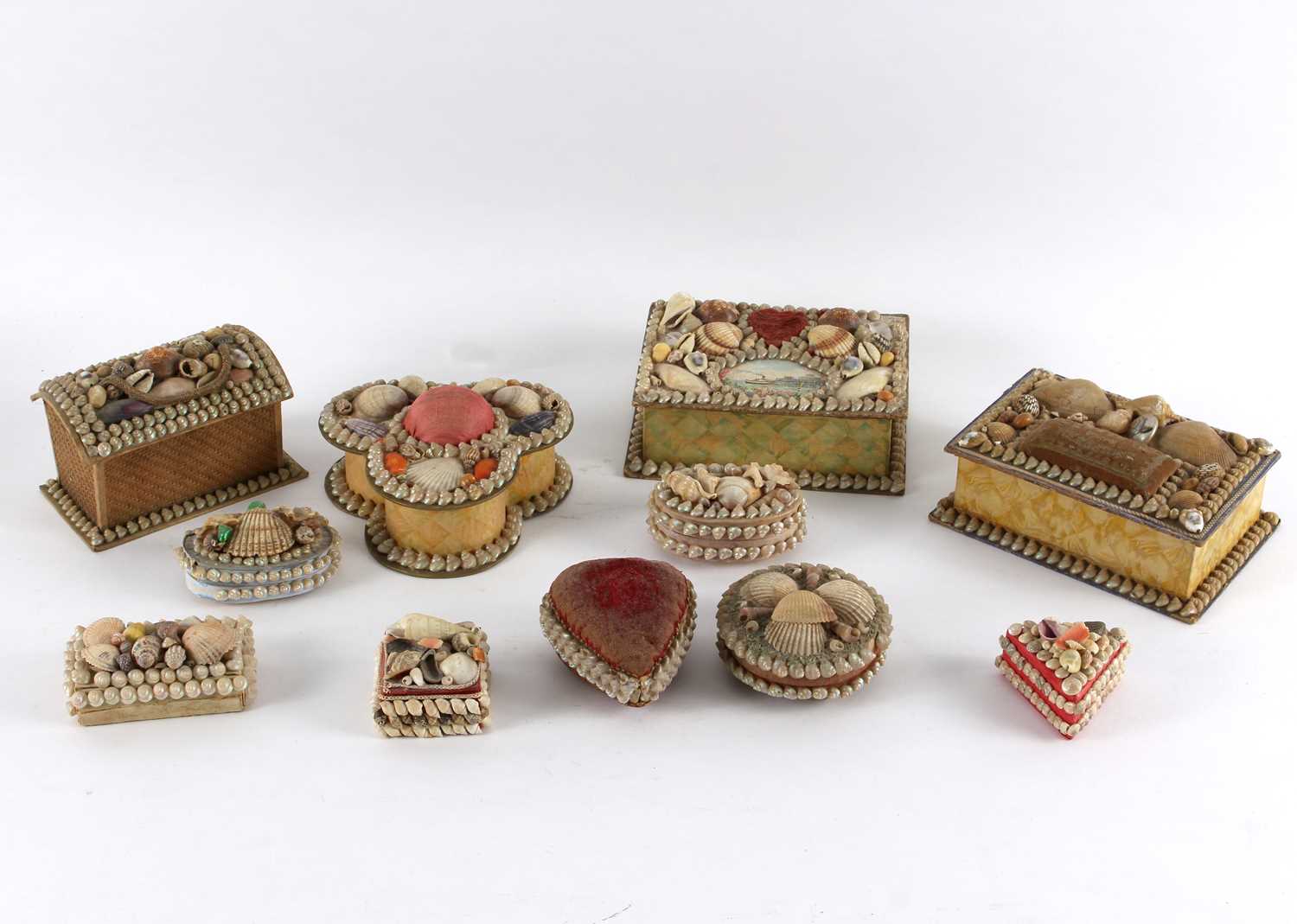 Lot 455 - A shell ware box of trefoil shape with pin