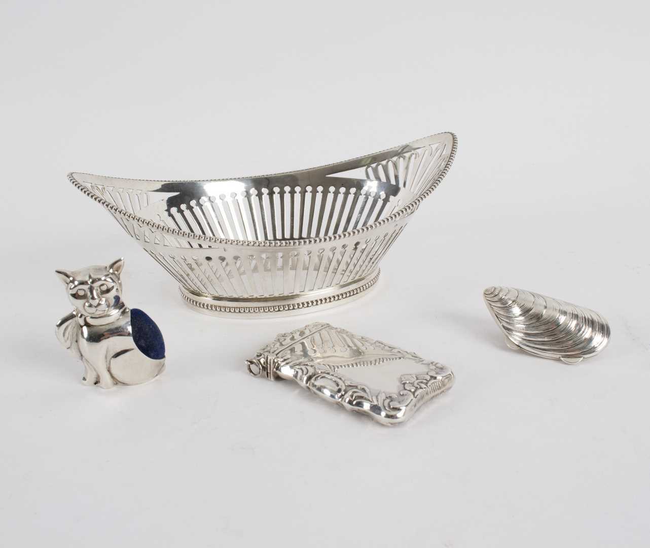 Lot 1 - A Dutch silver bowl of navette shape with