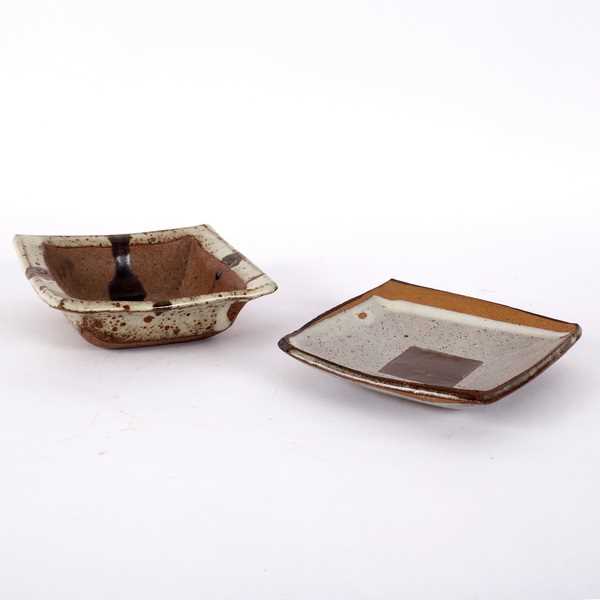 Lot 213 - Janet Leach (1918-1997), a square stoneware