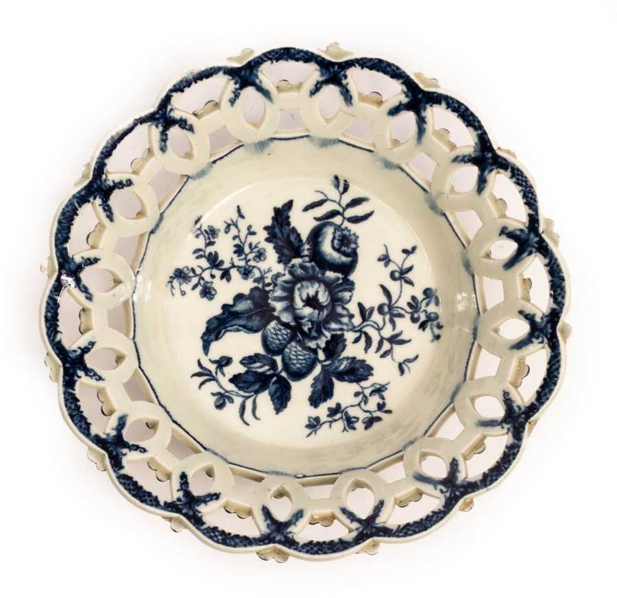 Lot 343 - A late 18th Century Worcester blue and white