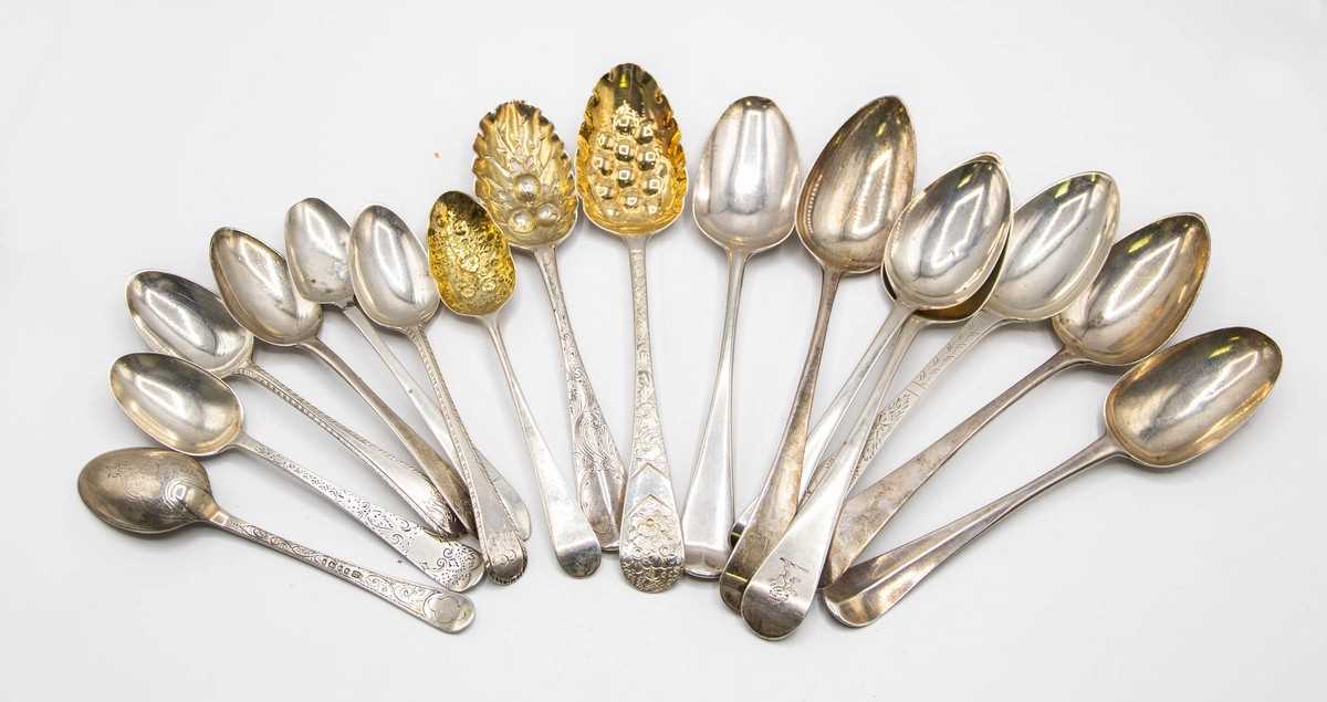 Lot 118 - A quantity of silver spoons, various dates