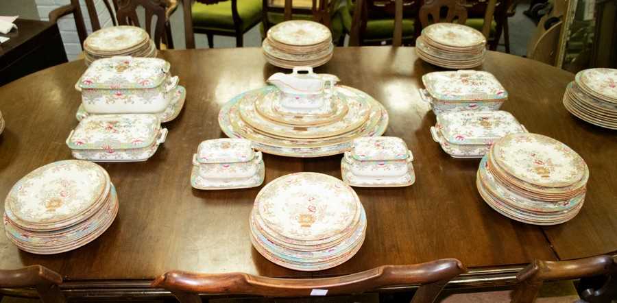 Lot 307 - An extensive Victorian Mandarin pattern