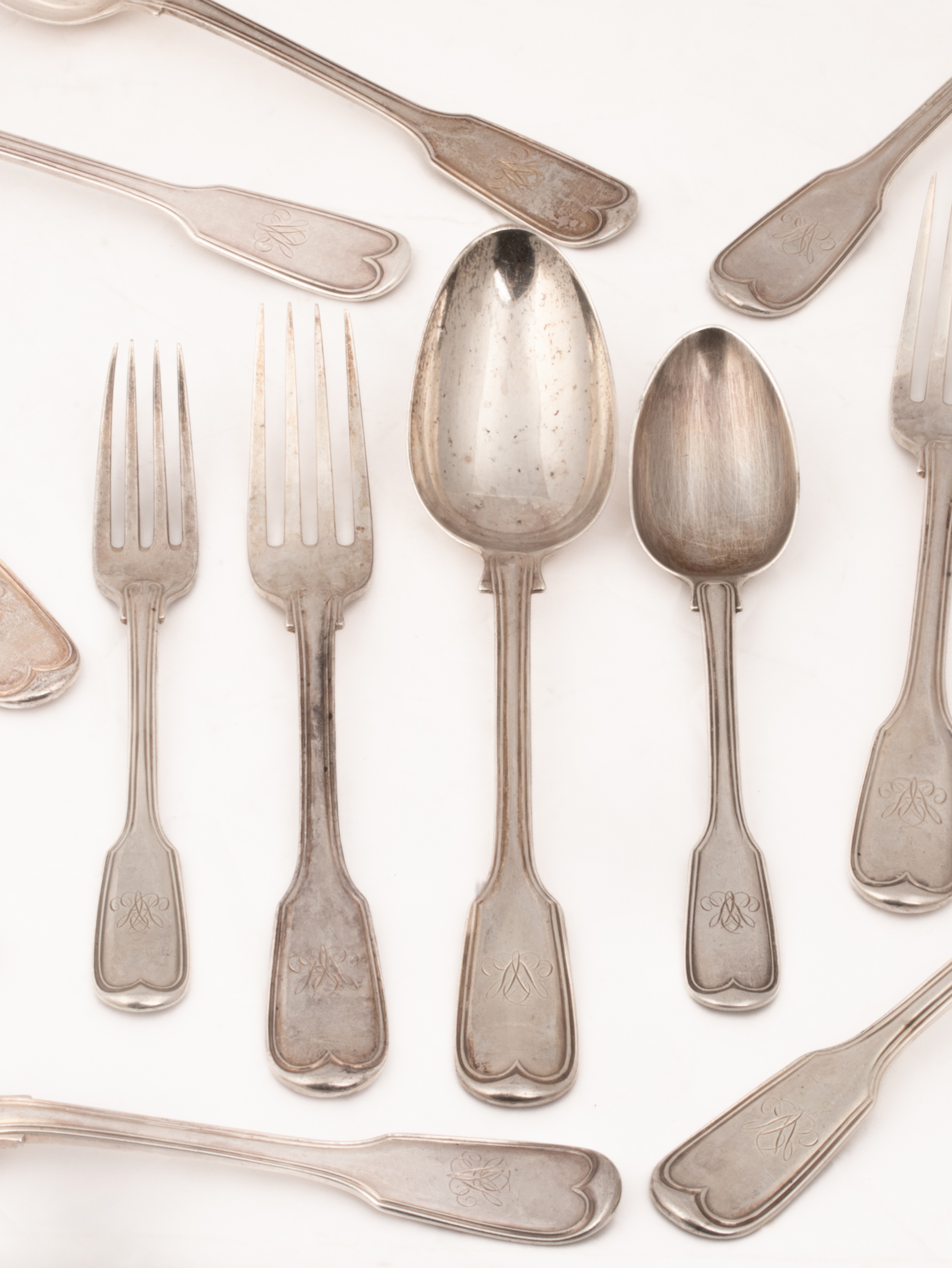 Lot 146 - Victorian fiddle and thread pattern silver