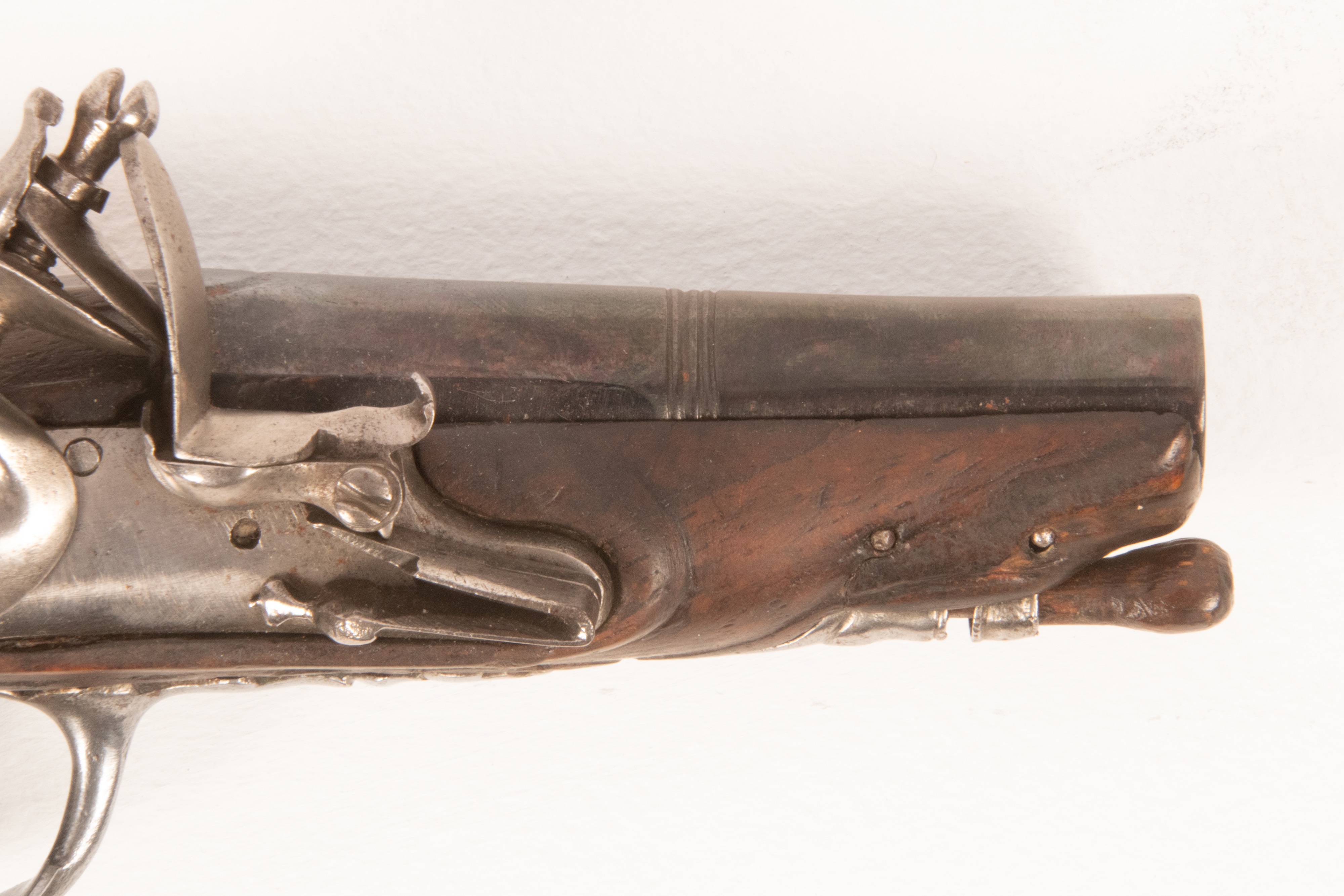 Lot 231 - A small flintlock pocket pistol