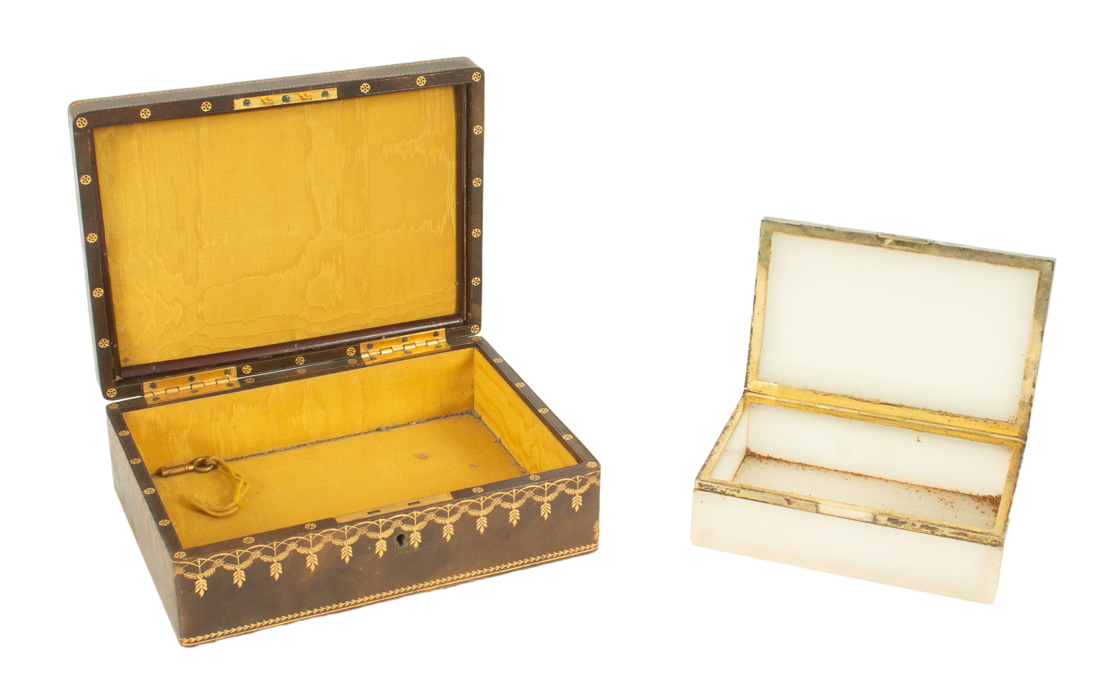 Lot 294 - A leather box