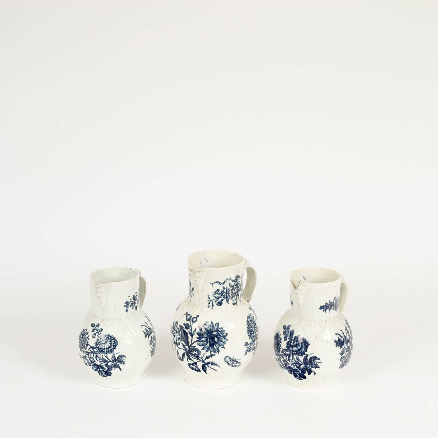 Lot 736 - Three Worcester blue and white cabbage mask